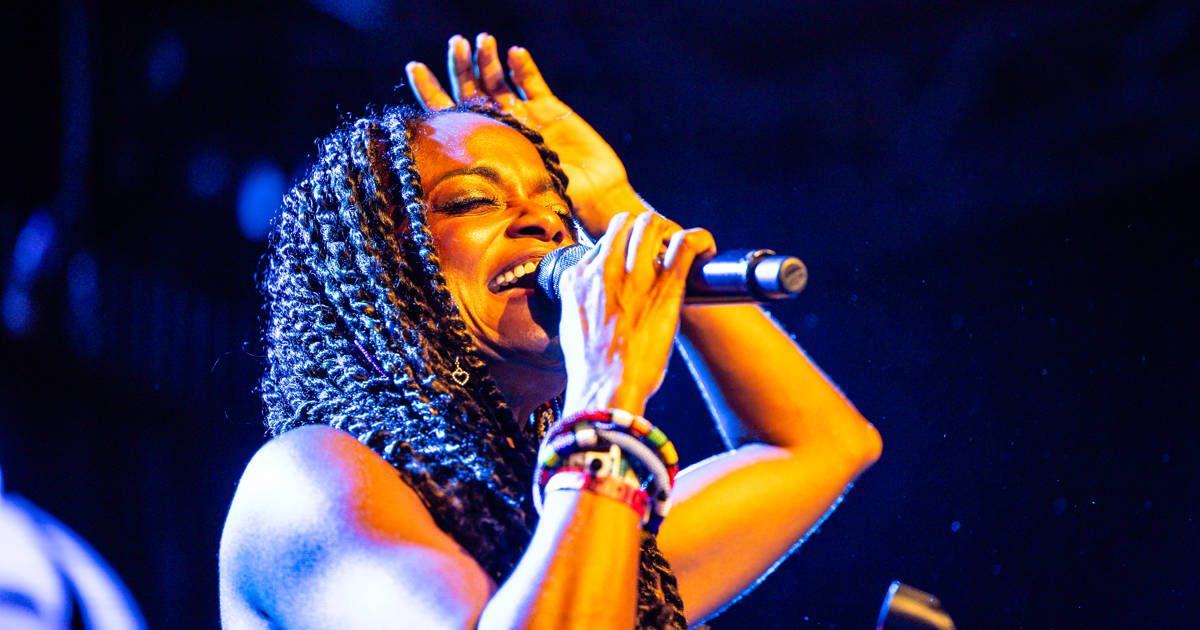 Jazz, poëzie en beeld komen samen in een meeslepend muziekspektakel met ...