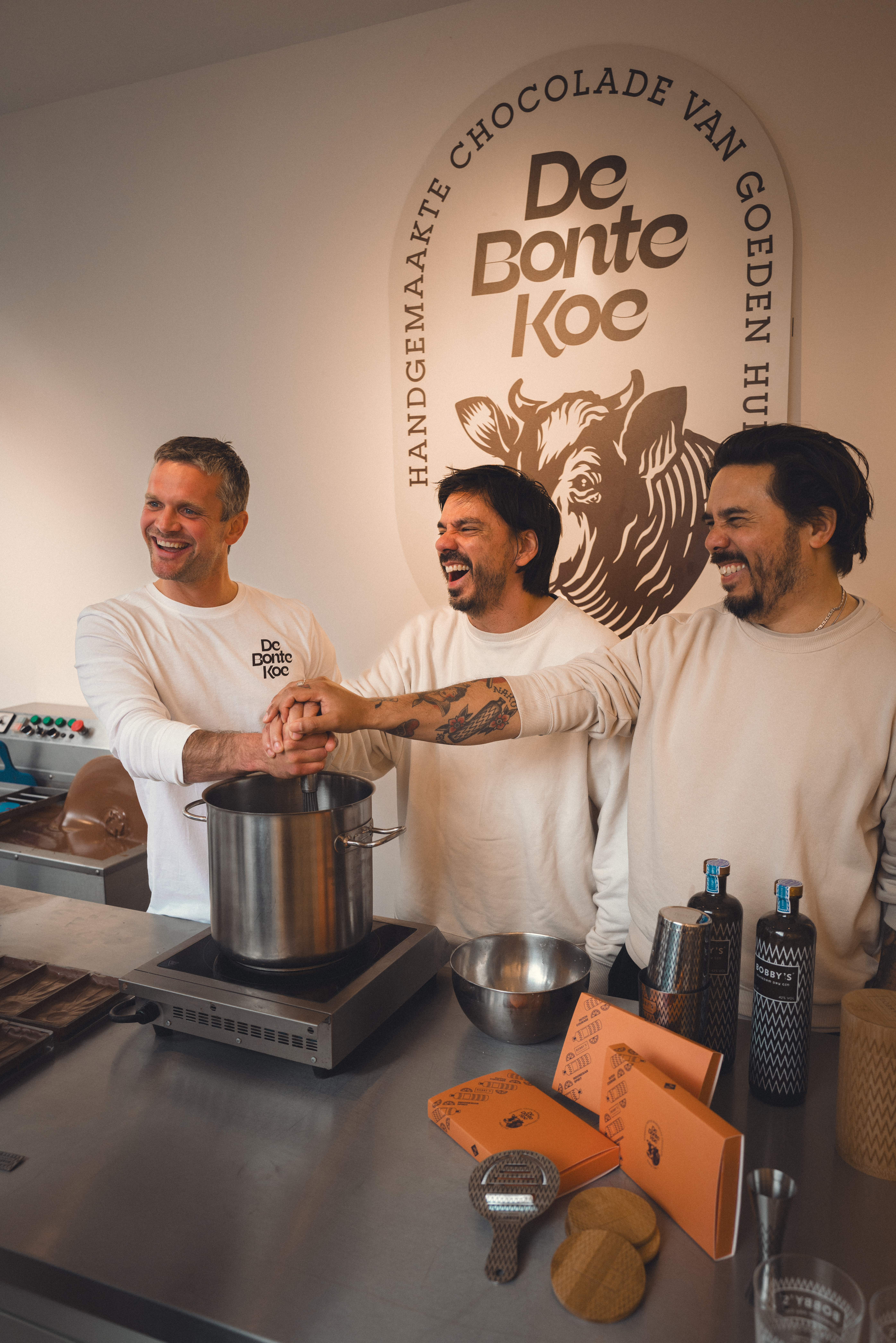 Bobby’s Dry Gin en De Bonte Koe lanceren exclusieve gin-chocoladereep ...